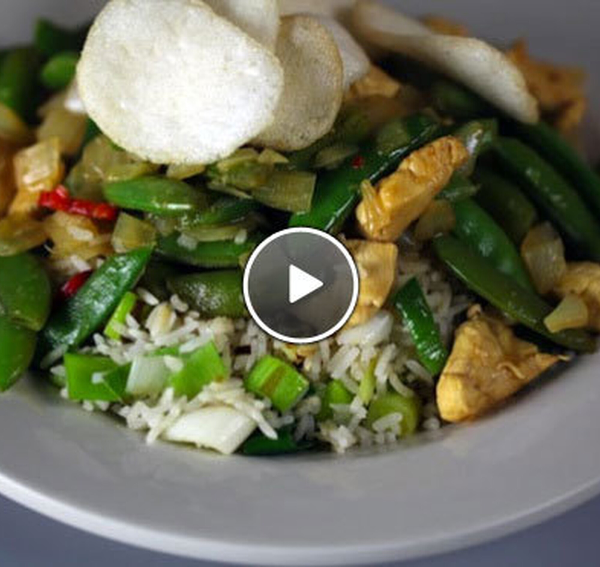 Gebakken rijst met sugar snaps en oosterse kip recept - 24Kitchen