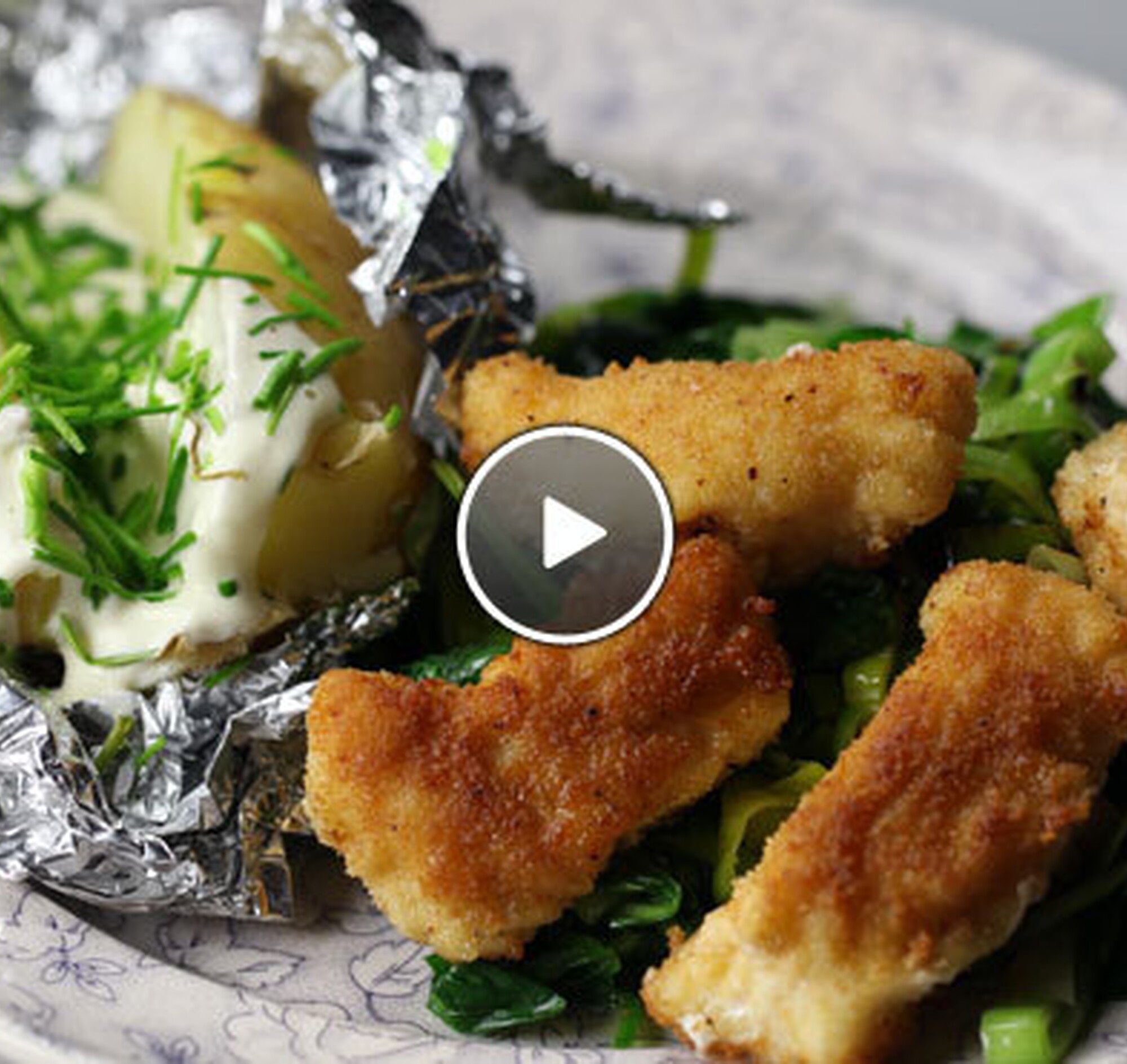 Vissticks met gepofte aardappel recept - 24Kitchen