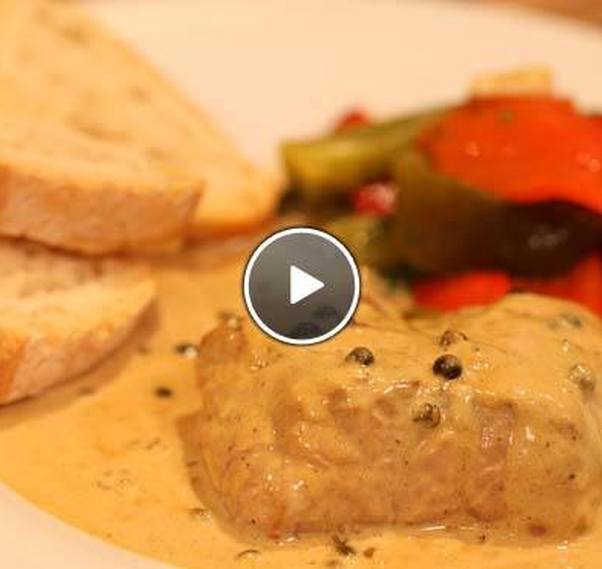 Filetto al pepe verde (kalfsvlees met groene peper saus) met Peperoni ...