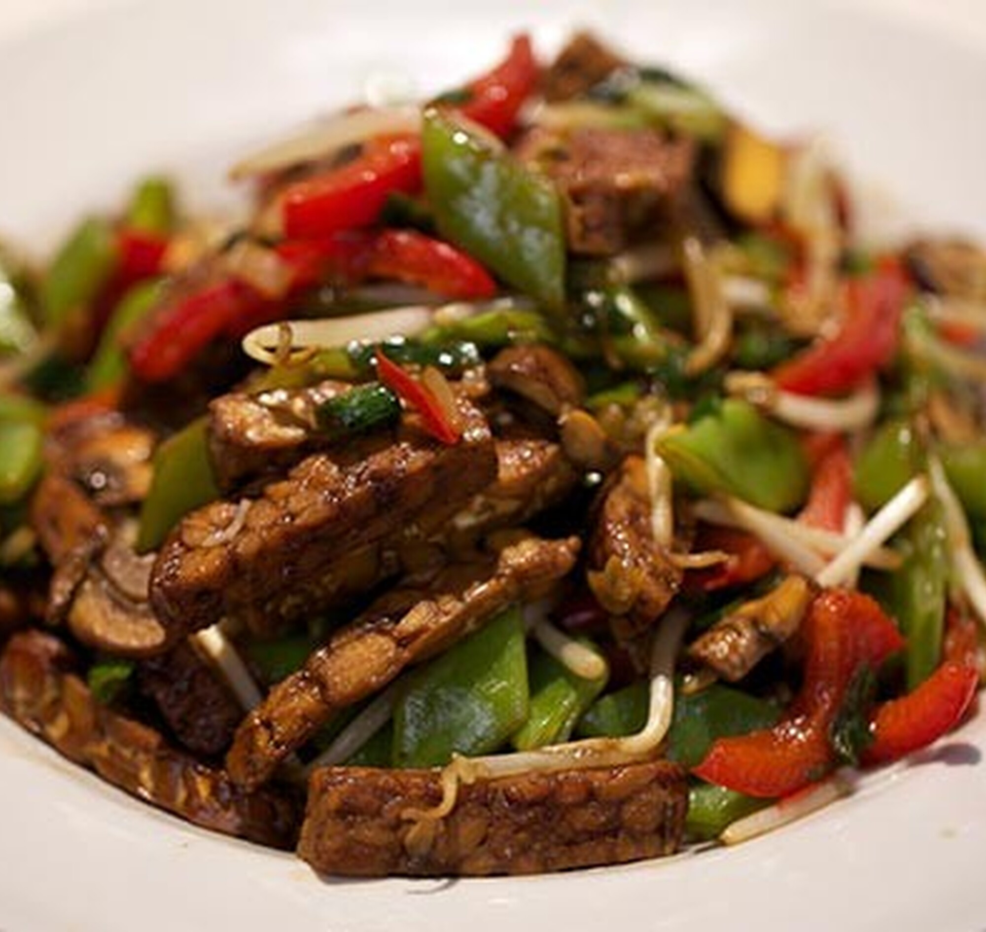 Gemarineerde tempé uit de wok recept - 24Kitchen