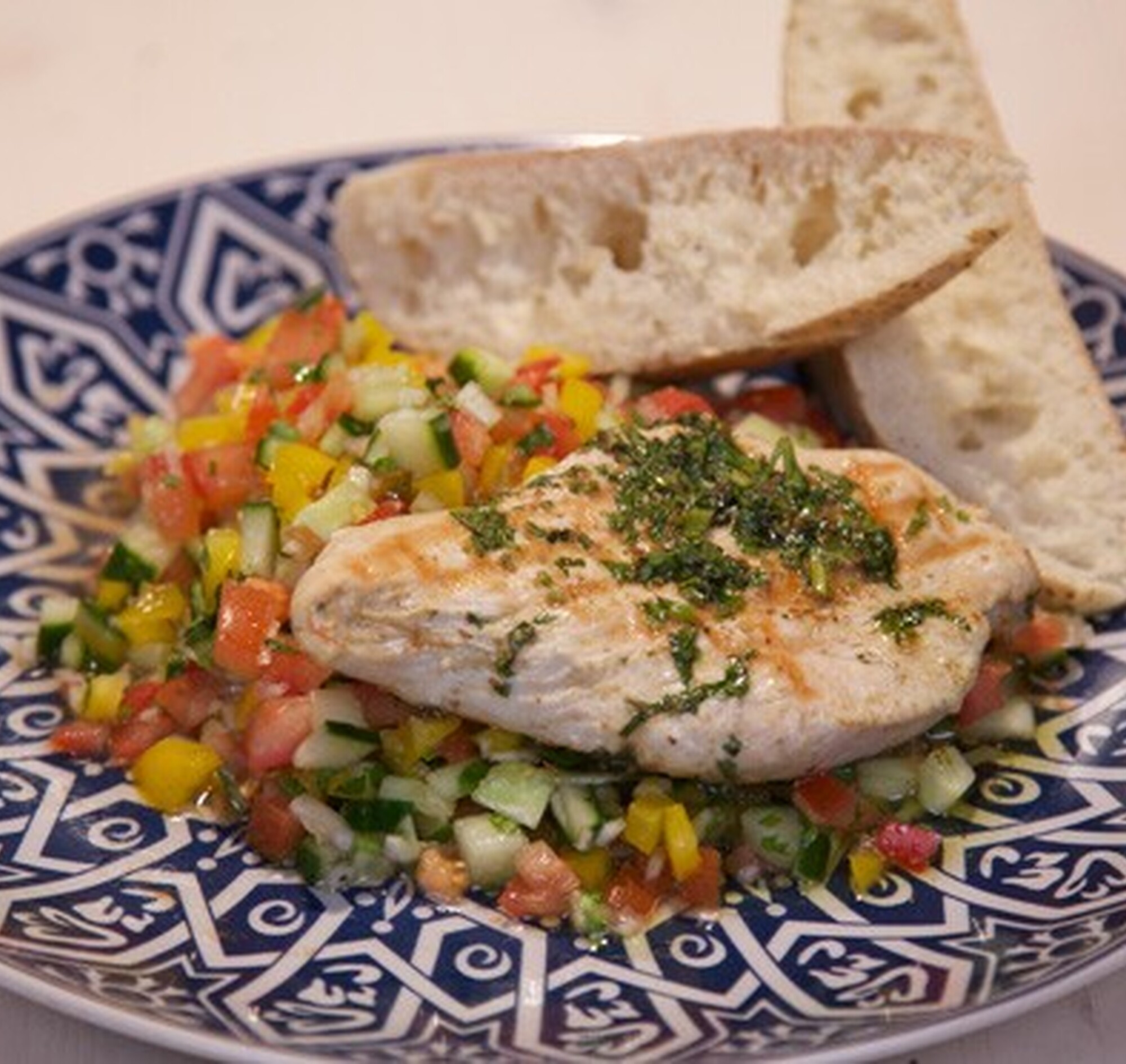 Dorade met swingende salsa recept - 24Kitchen