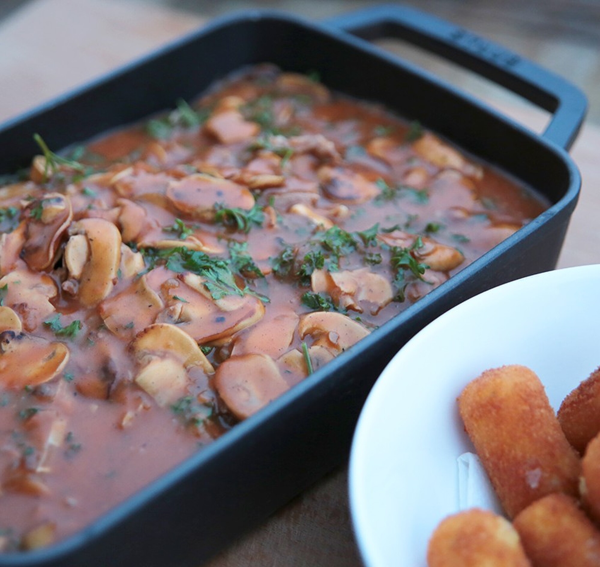 Kalfstong in Madeirasaus - 24Kitchen