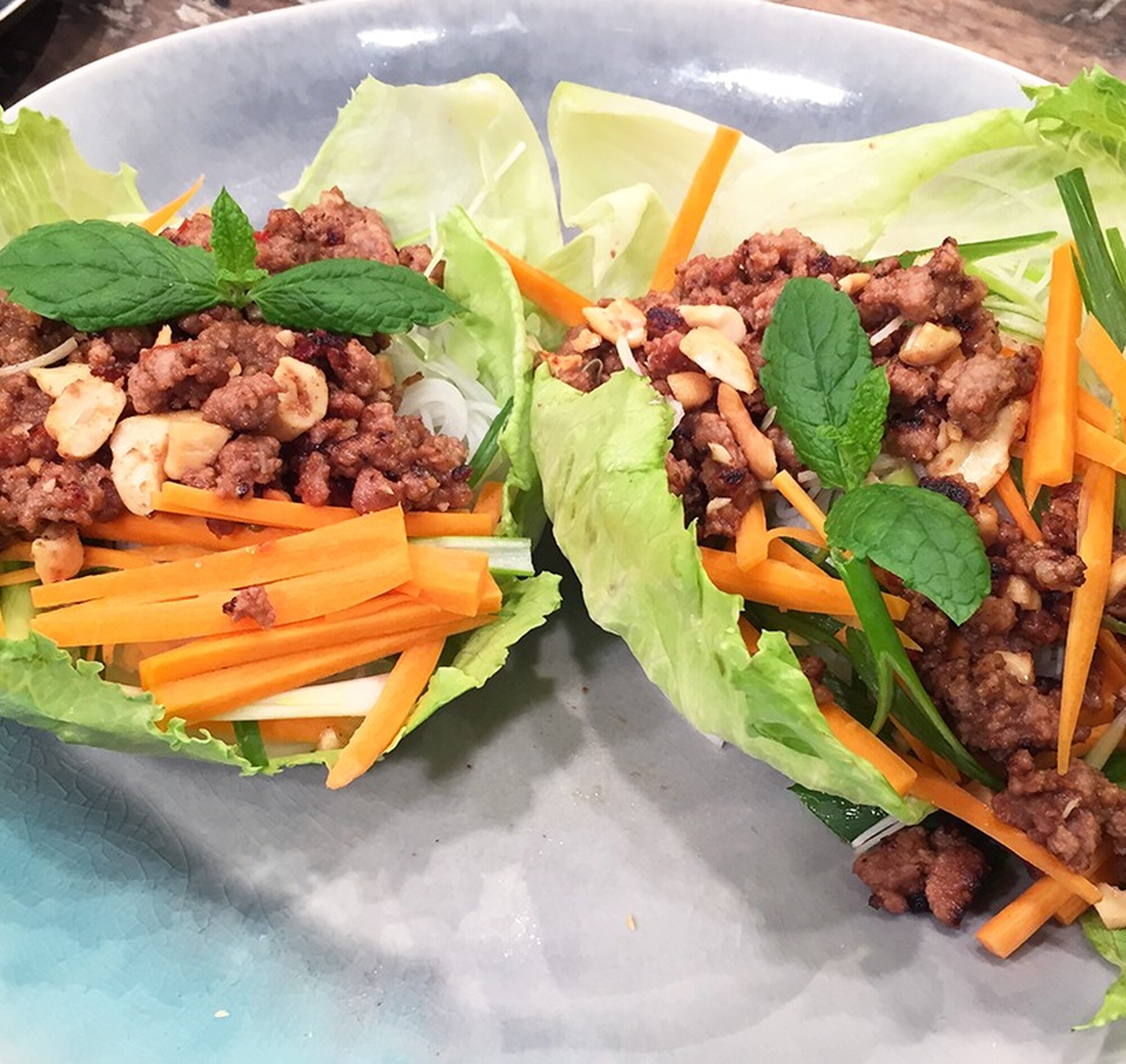 Aziatische sla-bakjes recept - 24Kitchen