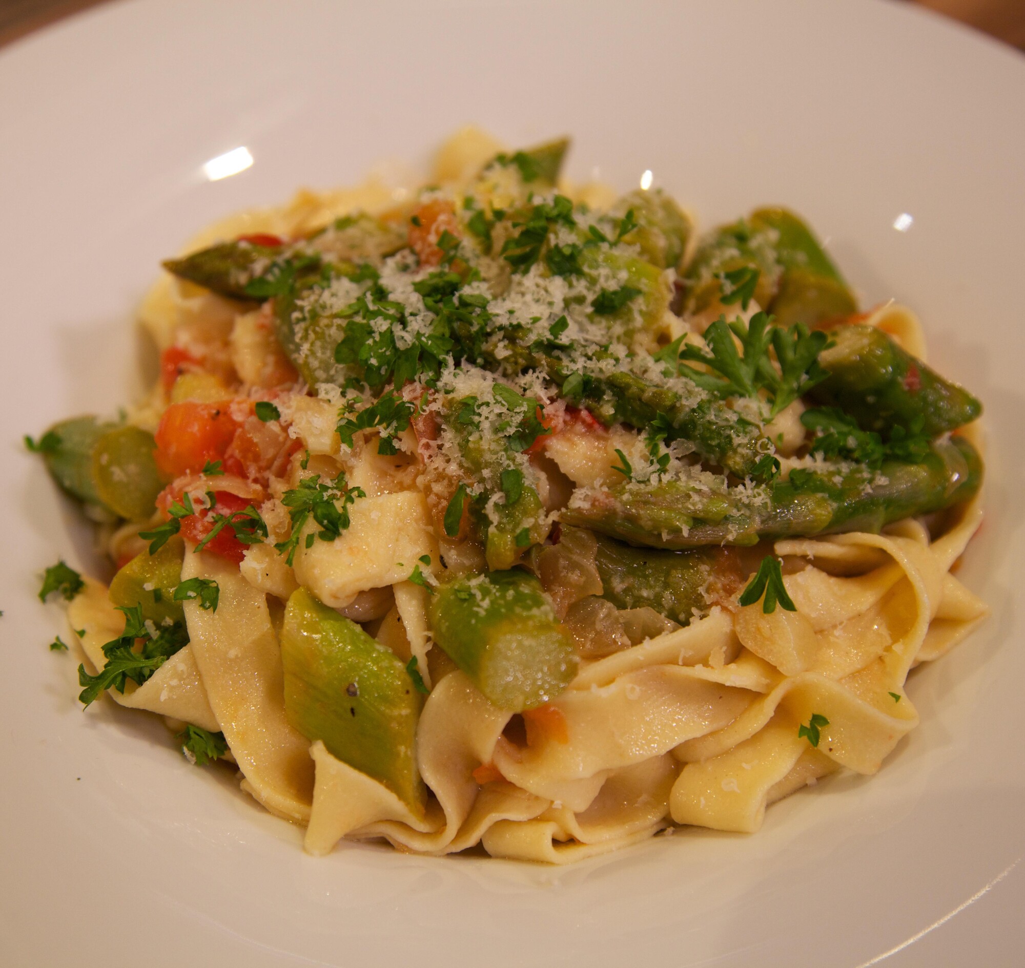 Tagliatelle fresche con asparagi (verse pasta met asperges) recept ...