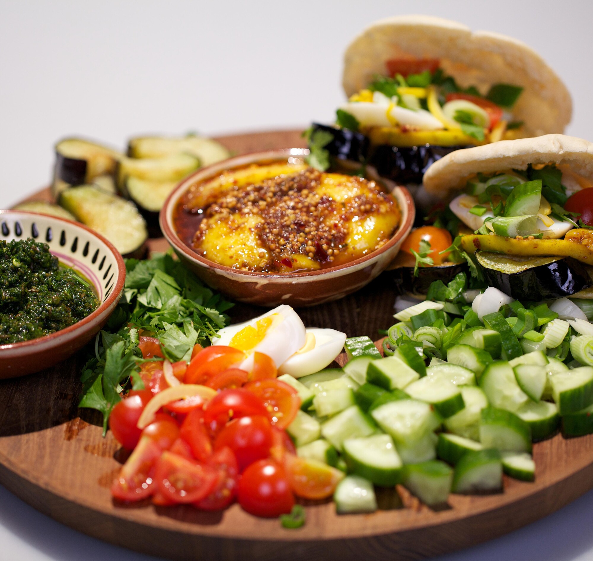 Pita sabih met amba & zhug recept - 24Kitchen