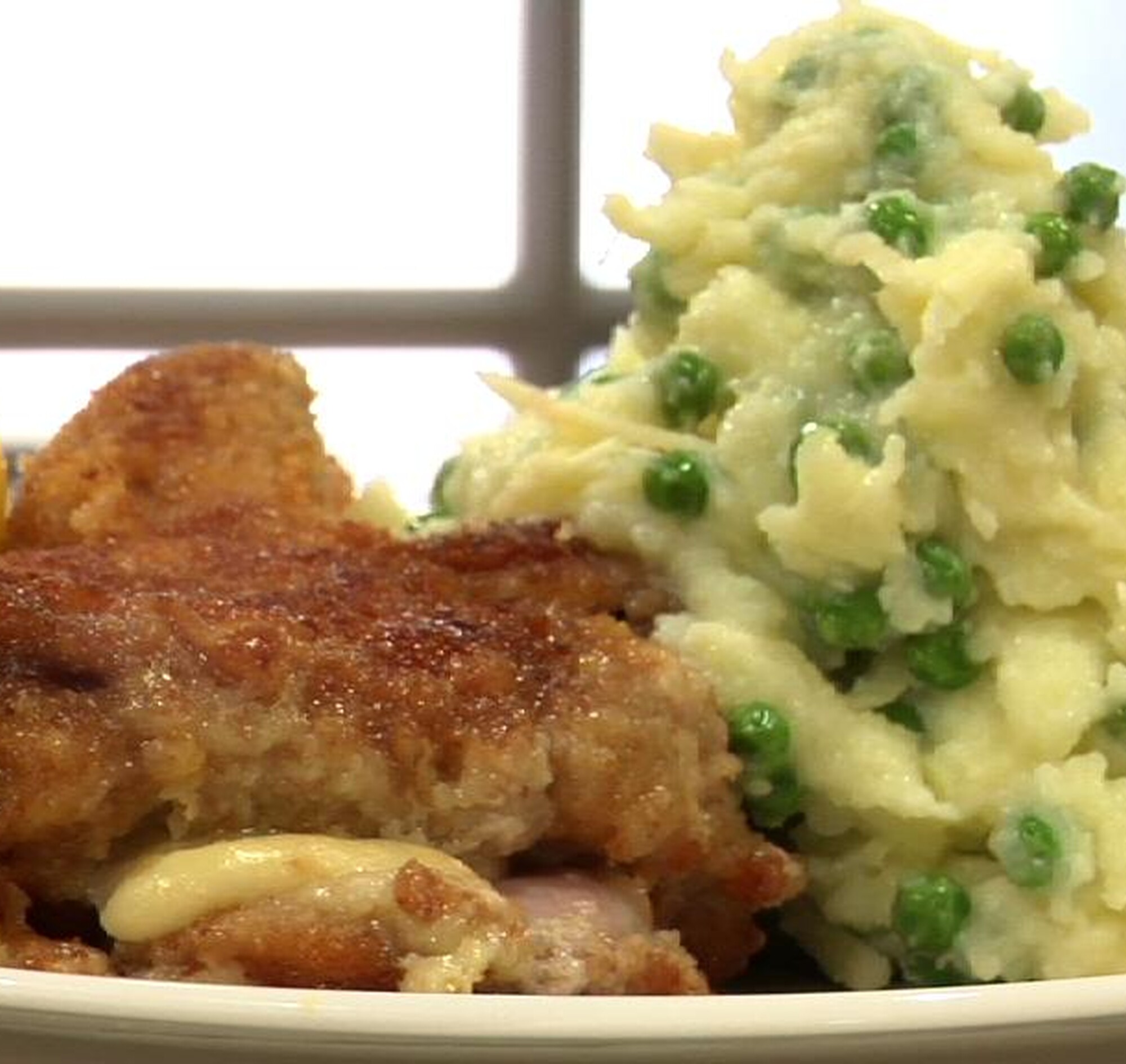 Kotelet Suisse met Himmel und Erde recept - 24Kitchen