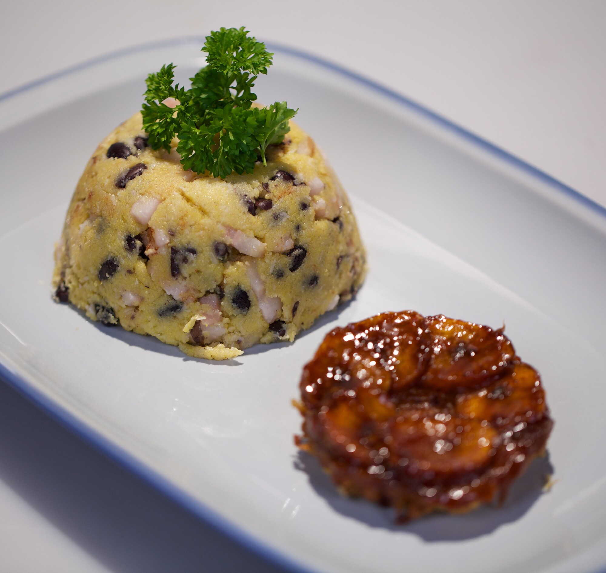 Tutu en tarte tatin van bakbanaan (Suriname) recept - 24Kitchen