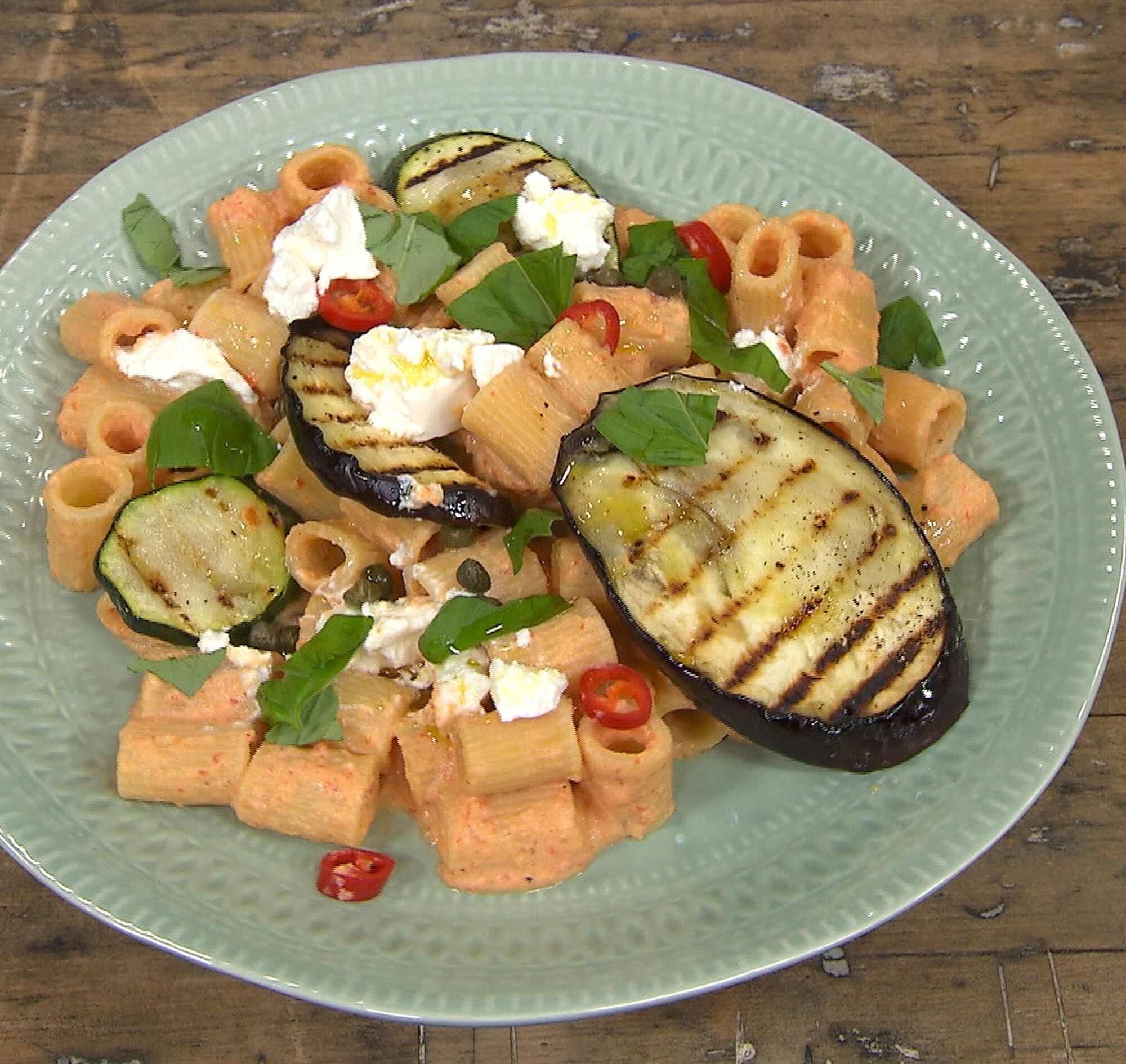 Mezzi rigatoni met pesto alla calabrese recept - 24Kitchen