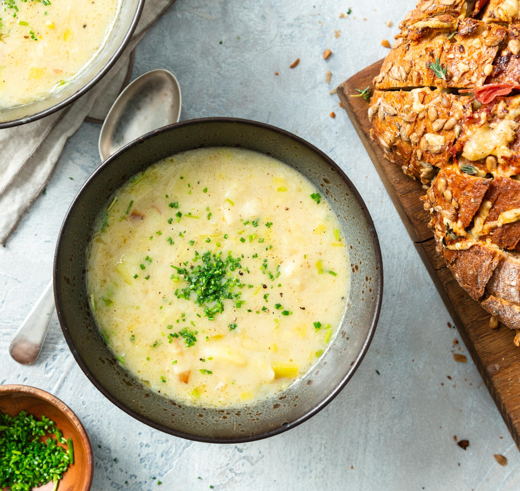 Franse preisoep met comté-borrelbrood - 24Kitchen