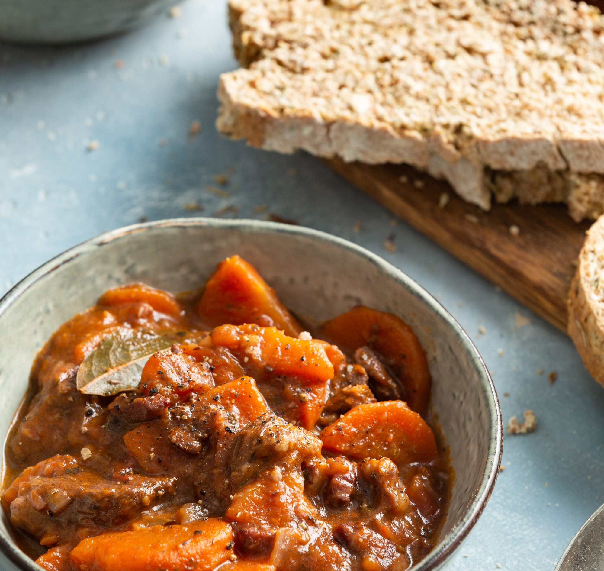 Provençaals stoofvlees uit de oven met easy peasy brood - Recept ...