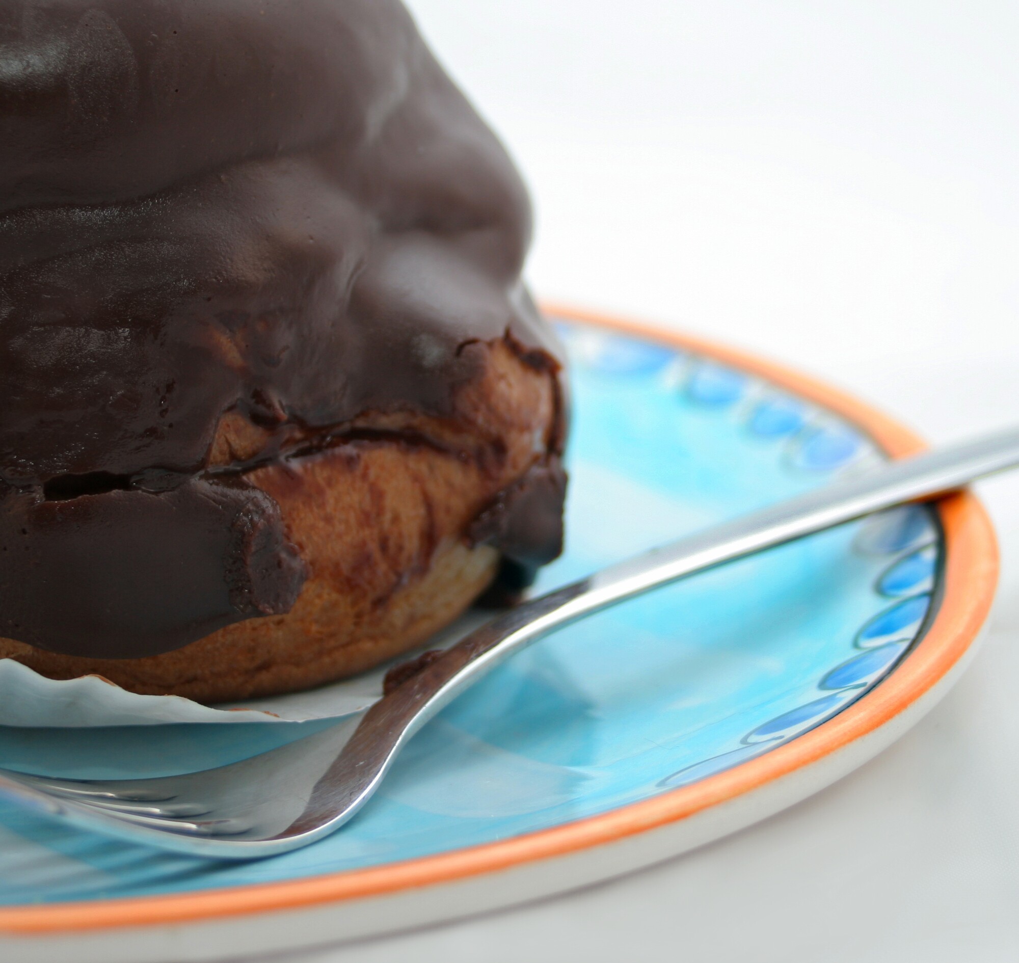 Chocoladebol of Bossche bol? Dit is het verschil | 24Kitchen