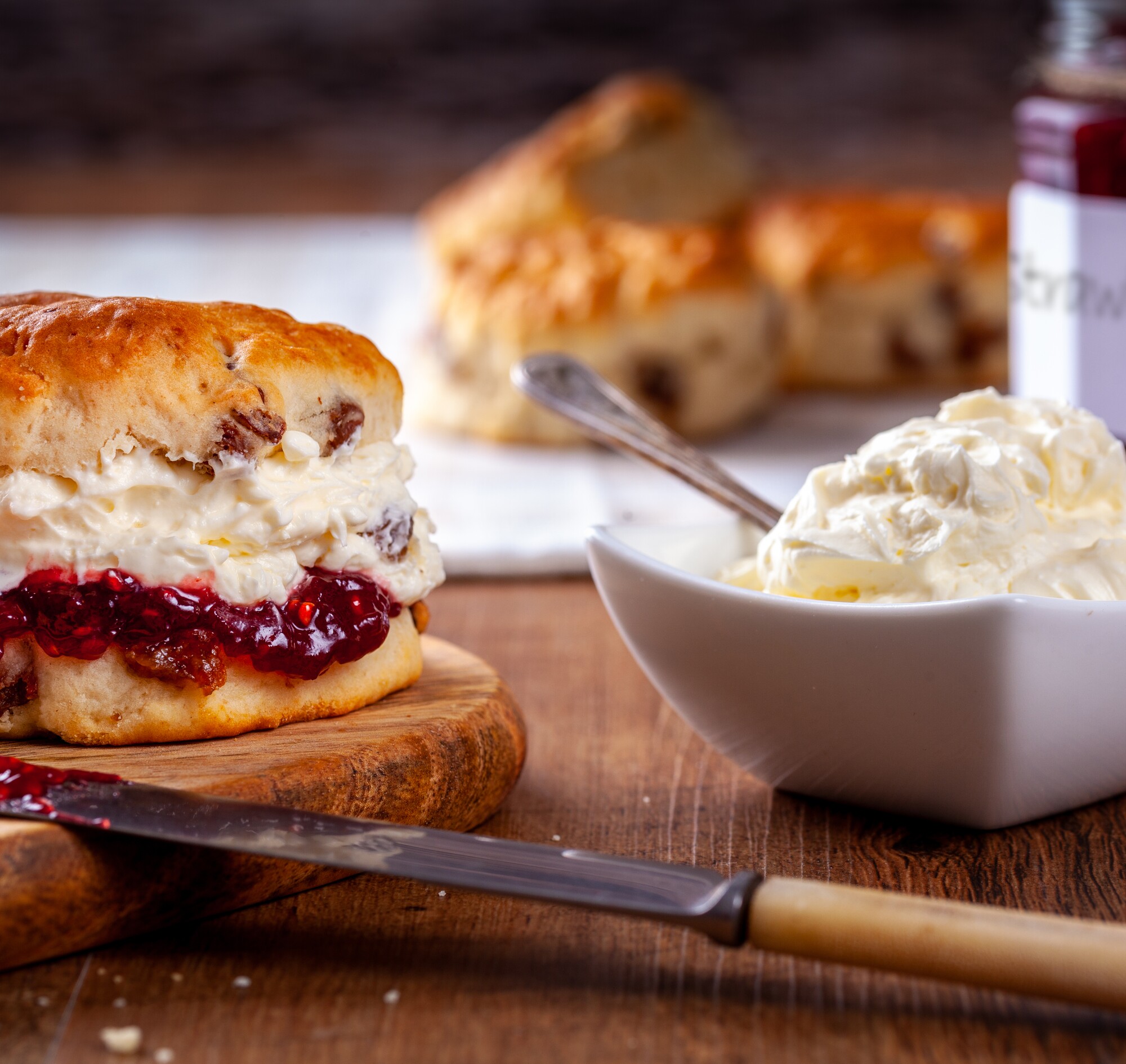 Scones maken? Makkelijk recept (met clotted cream)! | 24Kitchen