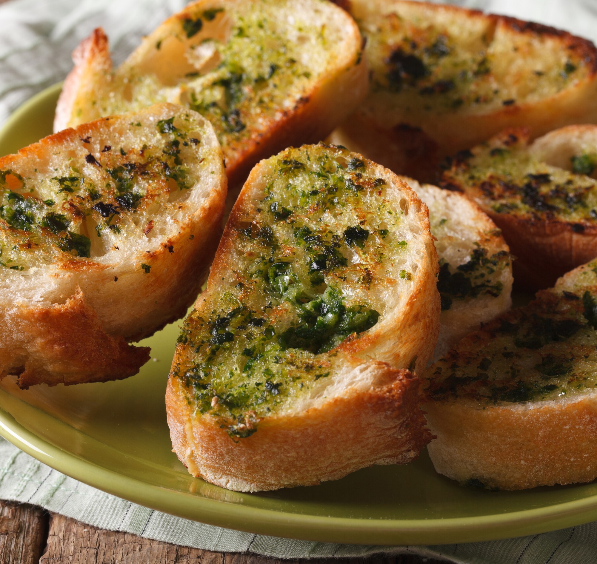 Dit recept voor kaas-knoflookbrood gaat viral op internet - 24Kitchen