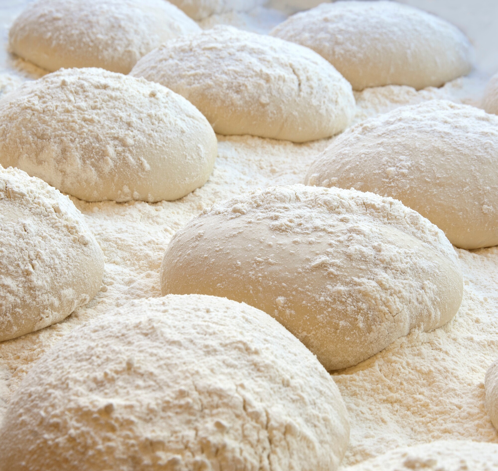 Het recept om je eigen pizzadeeg te maken | 24Kitchen