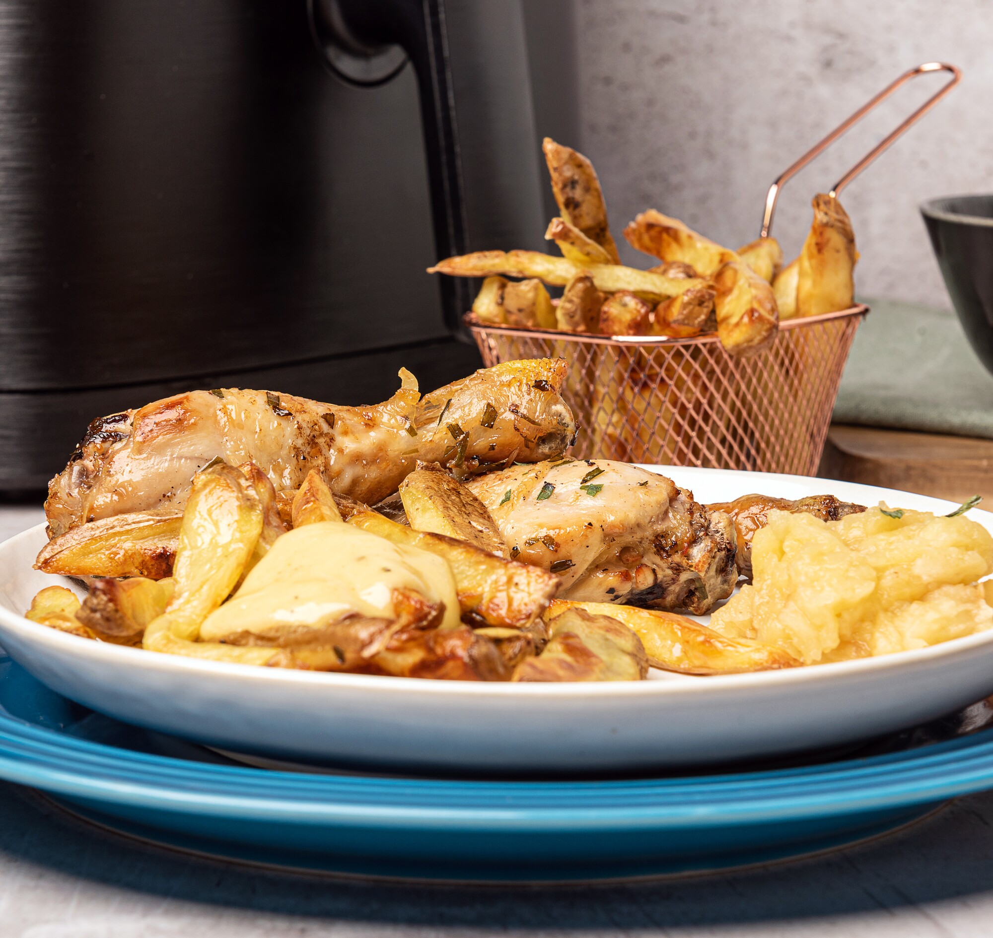 Kip, patat en appelmoes uit de airfryer recept - 24Kitchen