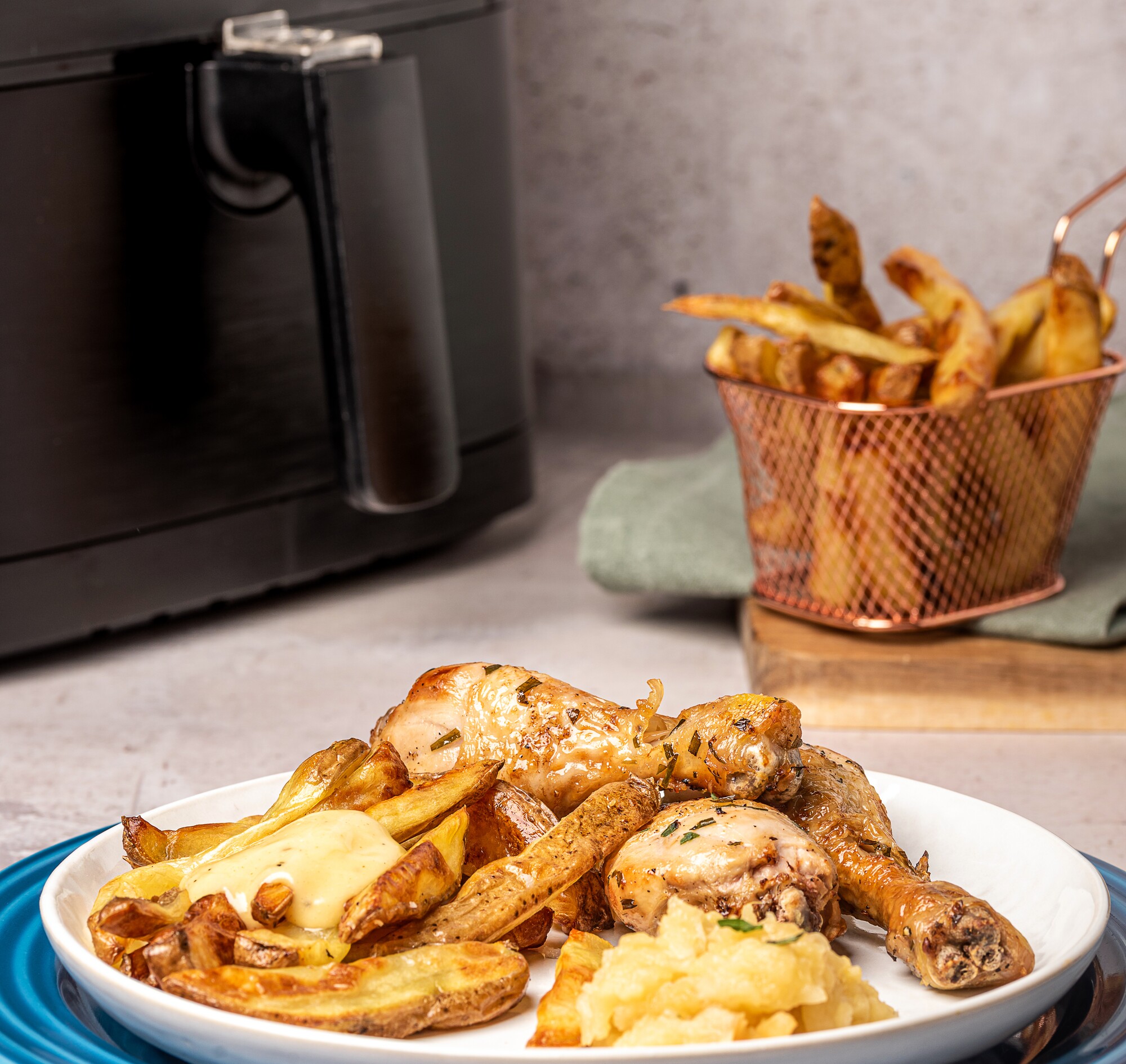 Kip, patat en appelmoes uit de airfryer - 24Kitchen