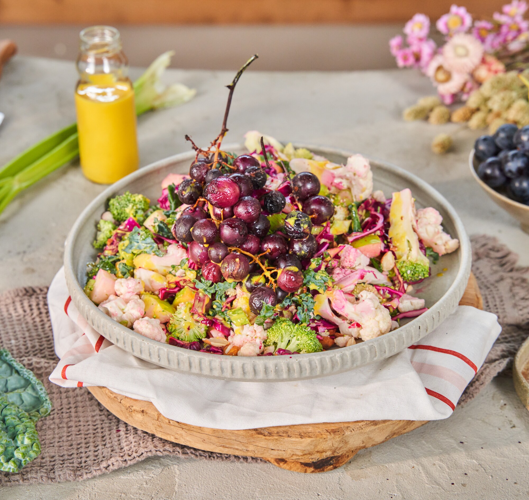 Salade met gember-kurkumadressing recept - 24Kitchen