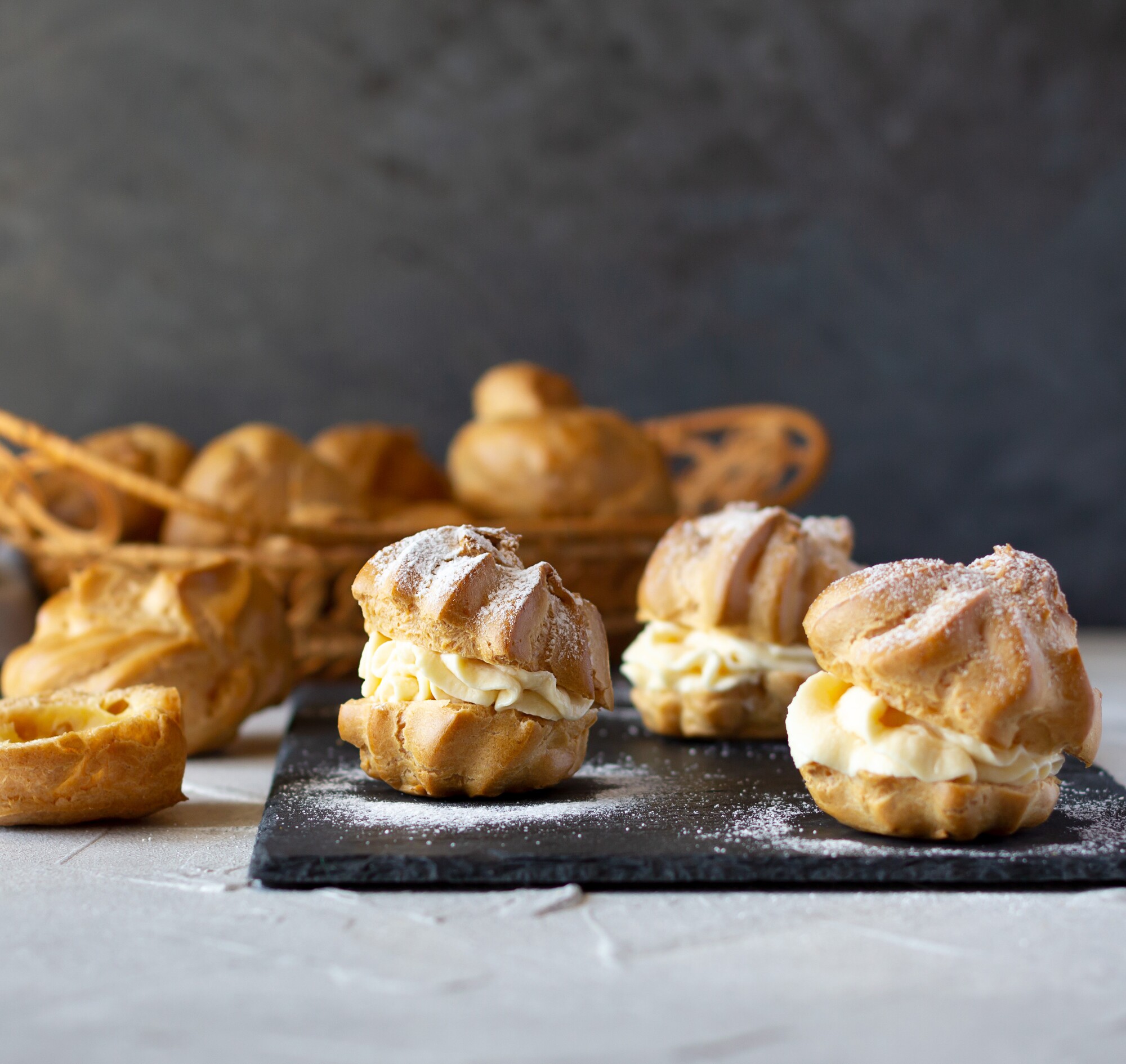 Profiteroles met citroenroom recept - 24Kitchen