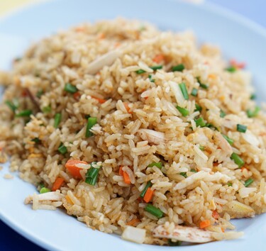 Met deze tips is jouw gebakken rijst net zo lekker als uit de toko ...