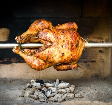 Zo bereid je thuis kip aan het spit, zonder spit - 24Kitchen