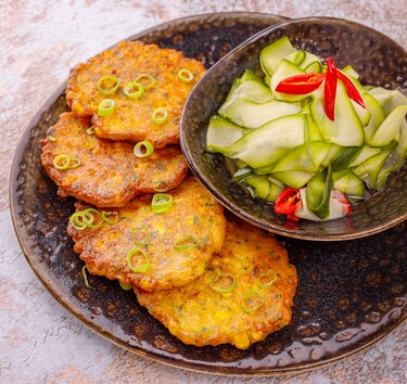 Frikadel djagoeng recept (Indische maiskoekjes) | 24Kitchen