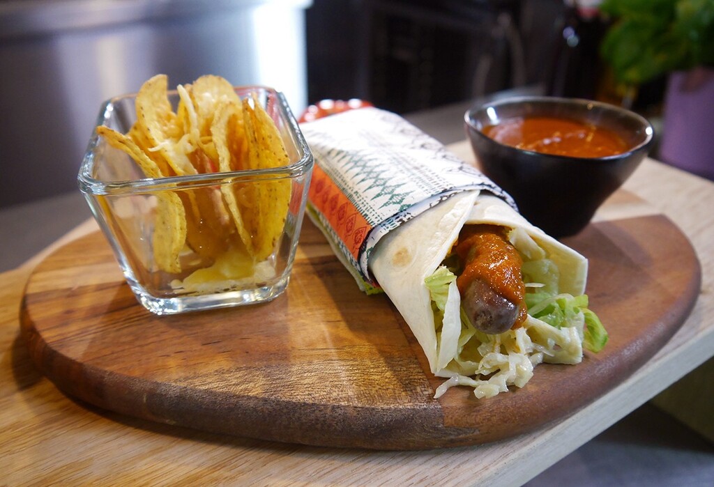 Woeste worstwrap (wraps met runderworstjes en zuurkool) recept - 24Kitchen