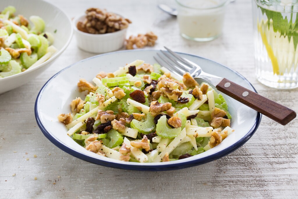 Waldorfsalade recept: zelf deze klassieke salade maken | 24Kitchen