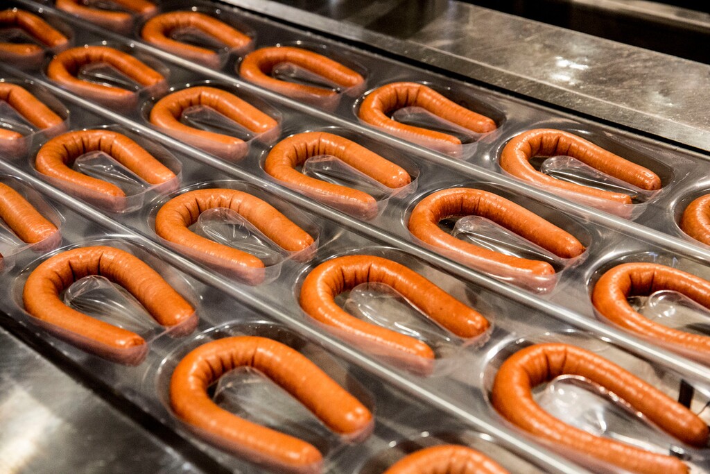 Vegetarische rookworst: Unox lanceert nieuwe versie van hun beroemde ...