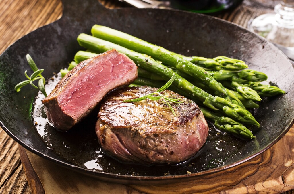 Chef Julius Jaspers verklapt zijn tip voor de perfecte biefstuk - 24Kitchen