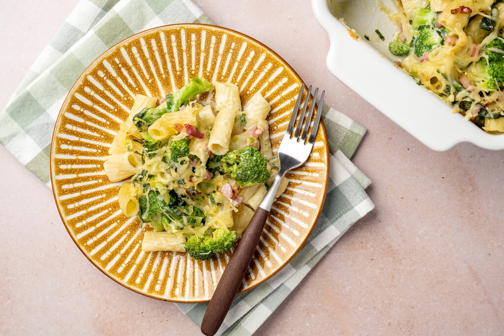 Broccolischotel met pasta recept - 24Kitchen